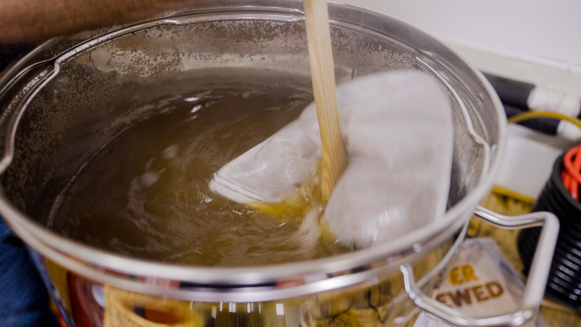 How to do whirlpool hop additions - Get Er Brewed Blog